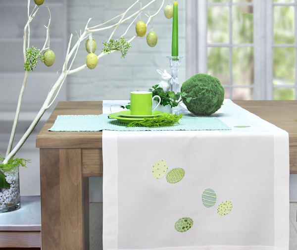 Tischläufer und Mitteldecken zu Ostern mit liebevoller Stickerei